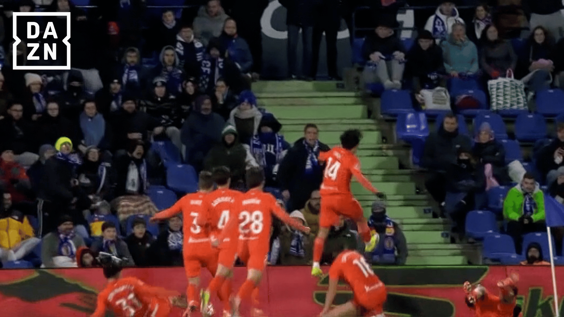 久保建英、鬼ディフェンスからチャンスメイク！前を向かせない守備で相手のミスを誘った瞬間 | 1.10 ヘタフェvsソシエダ - ラ・リーガ ...