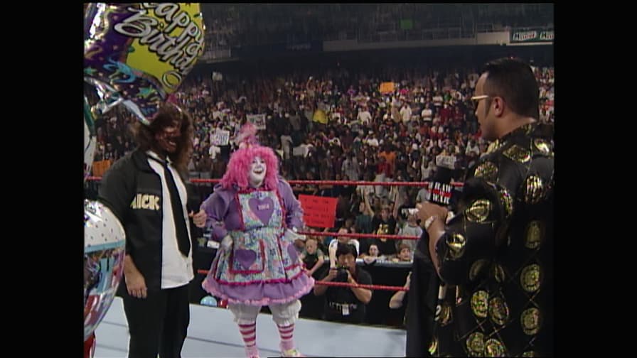 WWE RAW - 1999 - Raw #331 (格闘) | 無料動画・見逃し配信を見るなら | ABEMA