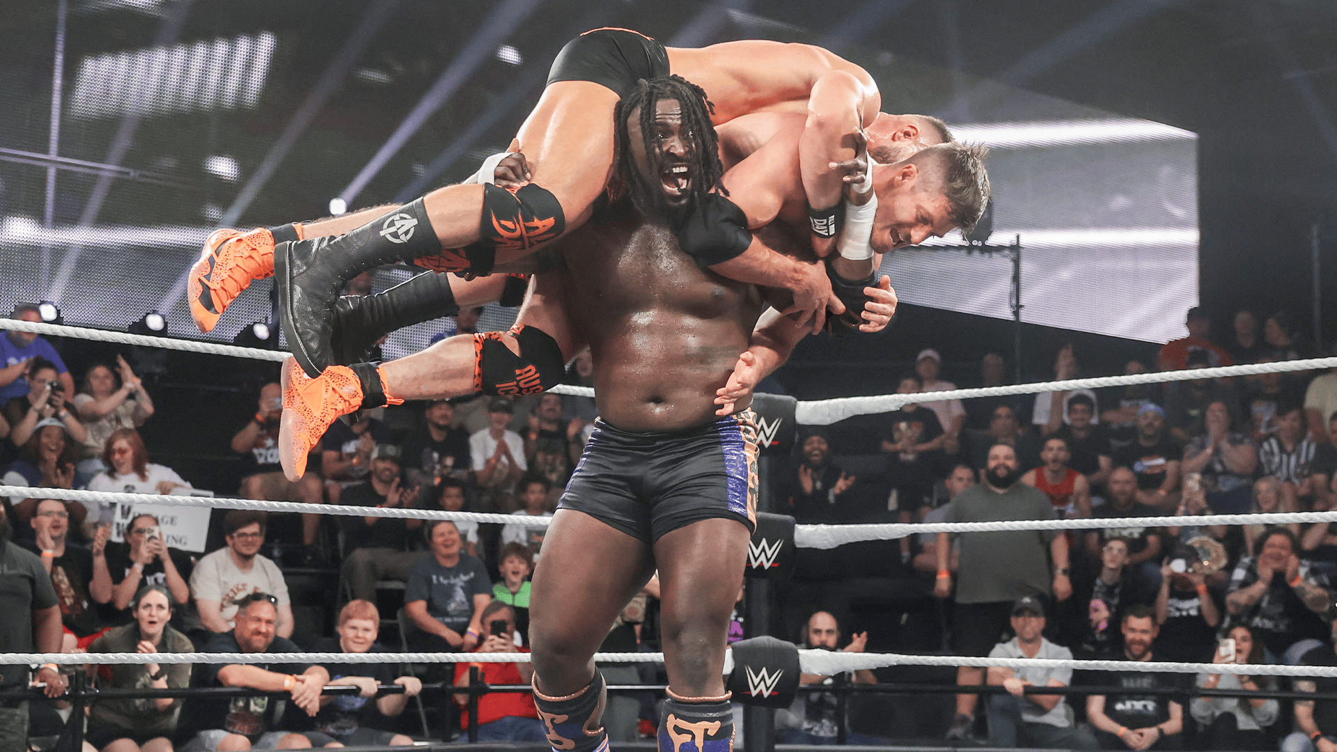 WWE NXT - 2025 - WWE NXT|ABEMA #71 シャーロット・フレアー登場!! (格闘) | 無料動画・見逃し配信を見るなら | ABEMA