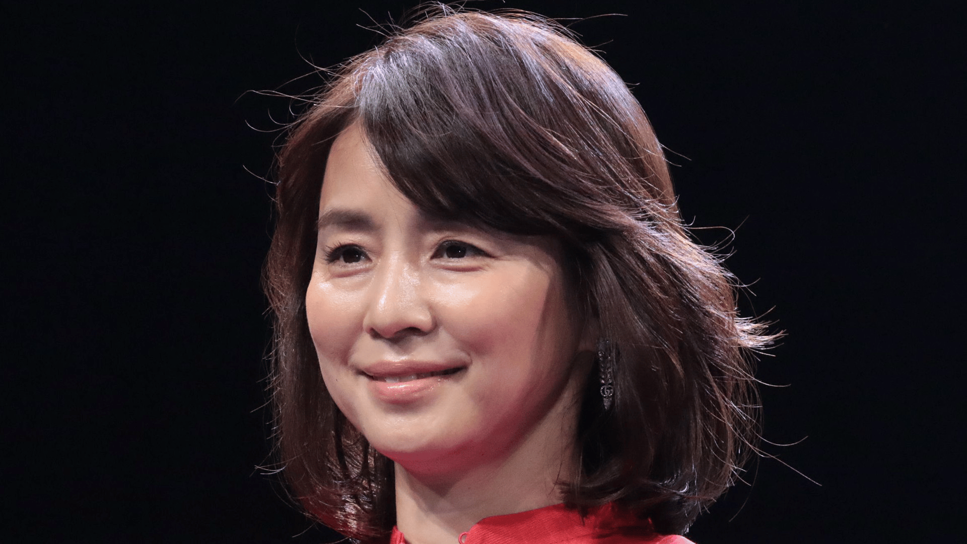 石田ゆり子(55)自宅でくつろぐ“家族”を公開「おなかまわりもタプタプに」 - ABEMAエンタメ - 話題のSNS (ニュース) | 無料動画・見逃し配信を見るなら | ABEMA