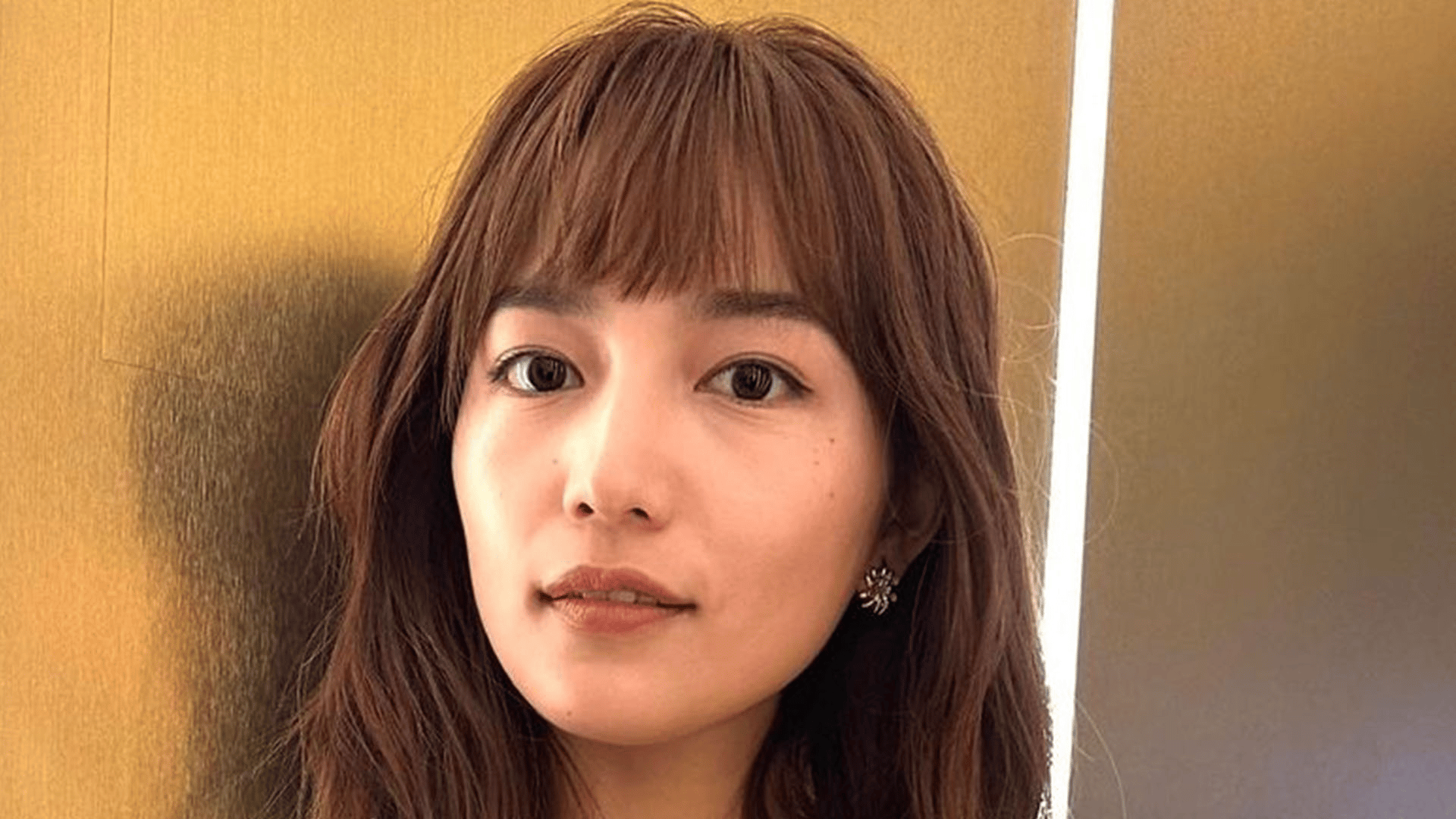 水着姿が話題・川口春奈(30)タイのプールで生足披露「セクシー」「憧れの女性です」などの反響 - ABEMAエンタメ - 話題のSNS (ニュース) | 無料動画・見逃し配信を見るなら | ABEMA