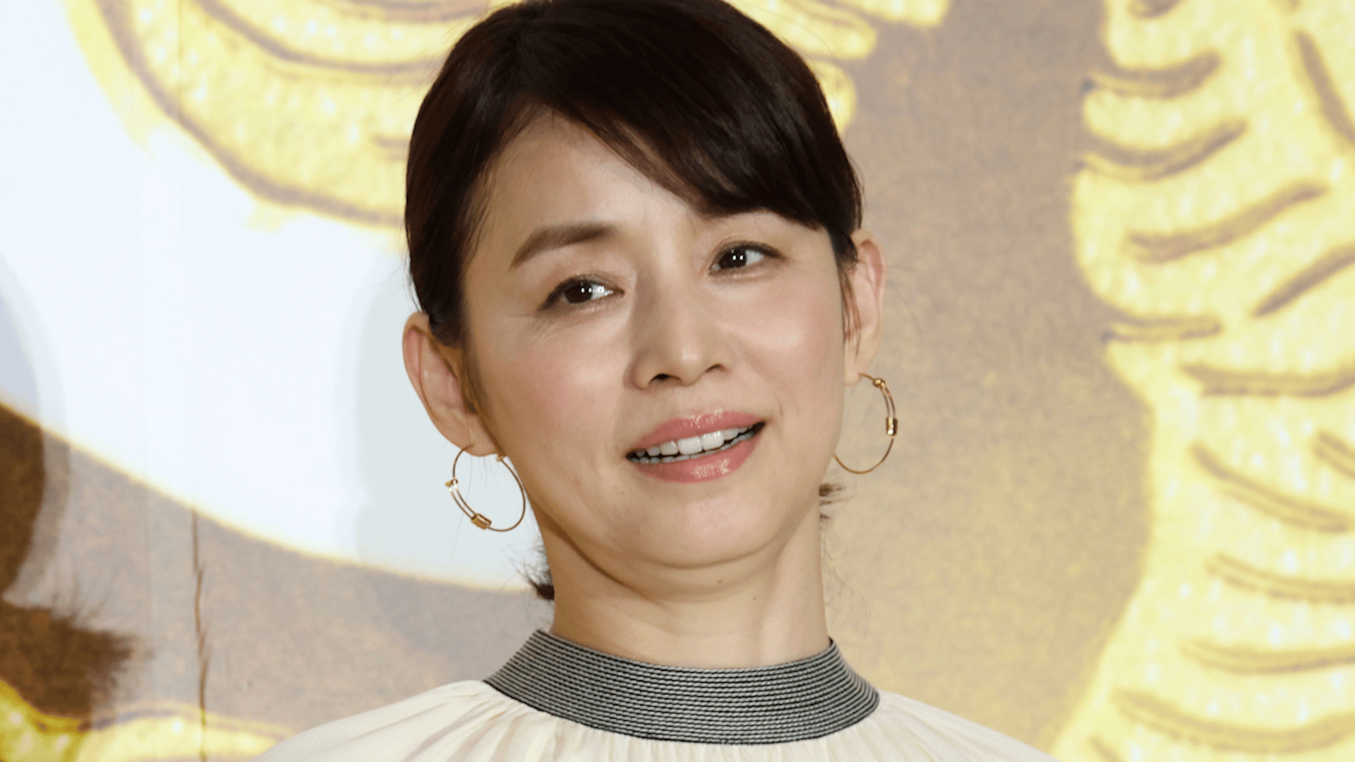 石田ゆり子(55) 広々とした自宅ベッドルームでの朝の光景を公開「よく眠れます」 - ABEMAエンタメ - 話題のSNS (ニュース) | 無料動画・見逃し配信を見るなら | ABEMA