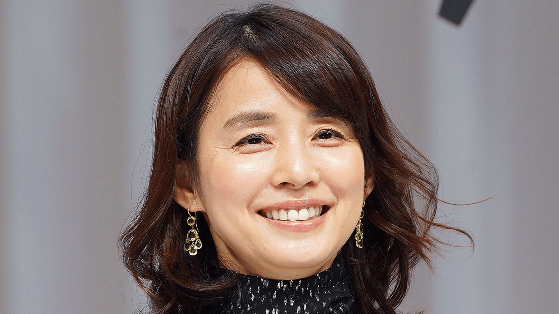 石田ゆり子(55)生活感あふれる自宅に反響「1番幸せな絵面」「お部屋でのんびりが最高」 - ABEMAエンタメ - 話題のSNS (ニュース) | 無料動画・見逃し配信を見るなら | ABEMA