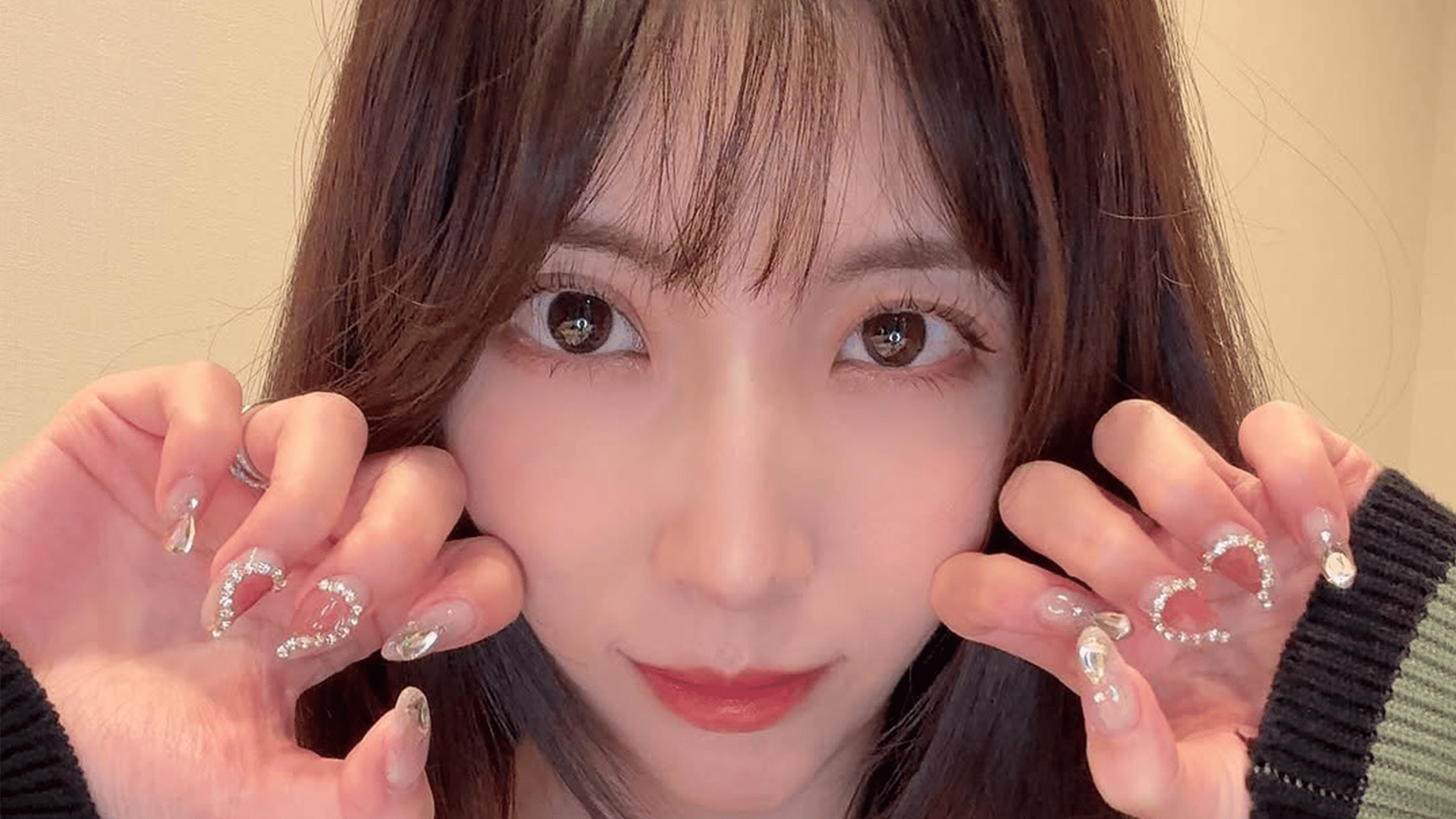 26歳差婚で4児の母・菊池瑠々(30)「水着が好きなん？」黒ビキニ姿に反響「やばい美しさ」 - ABEMAエンタメ - 話題のSNS (ニュース) | 無料動画・見逃し配信を見るなら | ABEMA