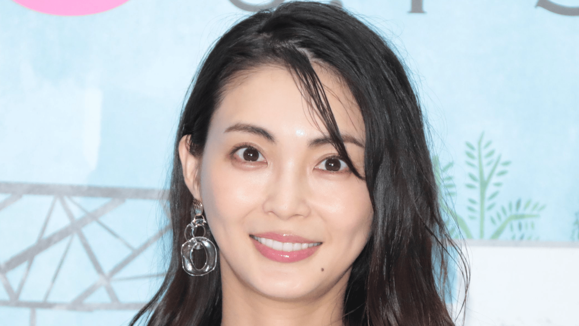 DAIGO(47)家族で北海道旅行 4歳長女＆1歳長男の貴重な写真に反響「ママ似」「こんなに大きく」「ママが撮ったのかな」 - ABEMAエンタメ - 話題のSNS (ニュース) | 無料動画 ...