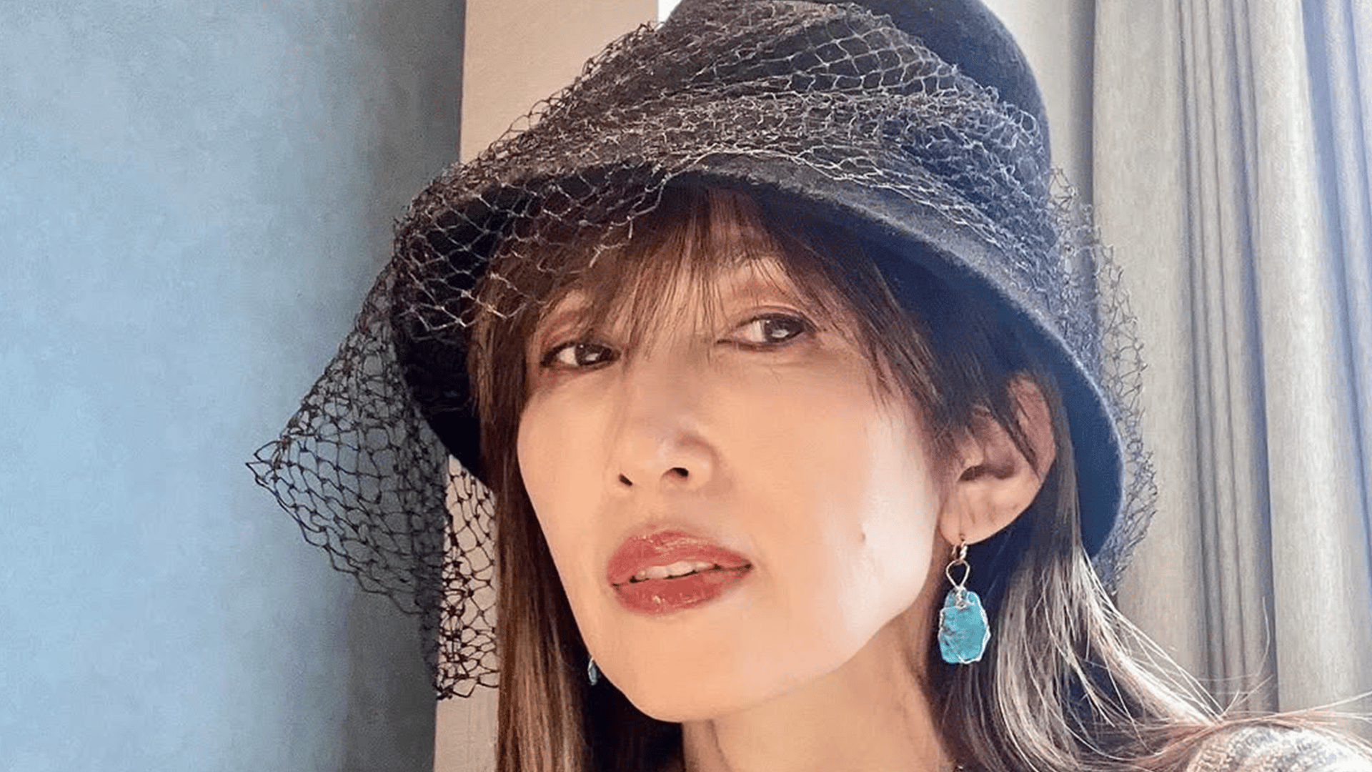 工藤静香(55)“すんごい豪邸”と話題の自宅キッチンで作った焼き菓子 - ABEMAエンタメ - 話題のSNS (ニュース) | 無料動画・見逃し配信を見るなら | ABEMA